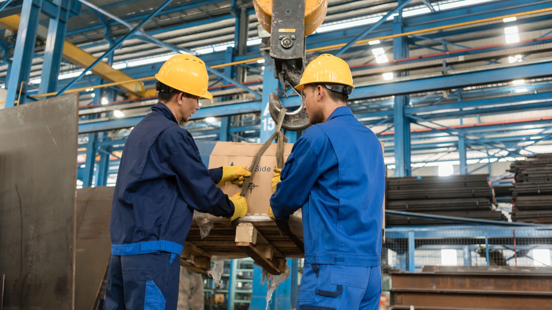Les bons gestes à adopter lorsque l’on porte des charges lourdes